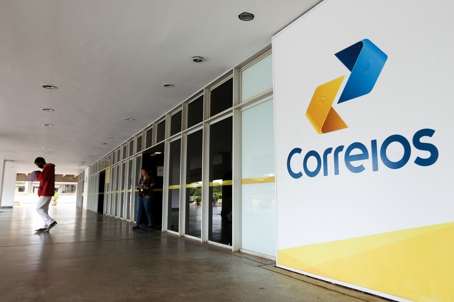 Atraso nas entregas dos Correios no Natal gera queixas e memes nas redes