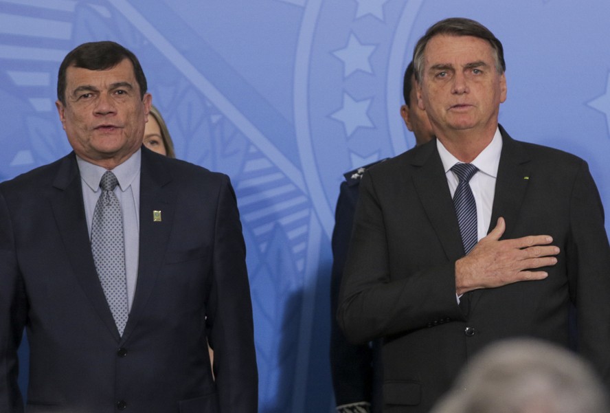 Moraes autoriza general condenado na trama golpista a trabalhar, ler e ...