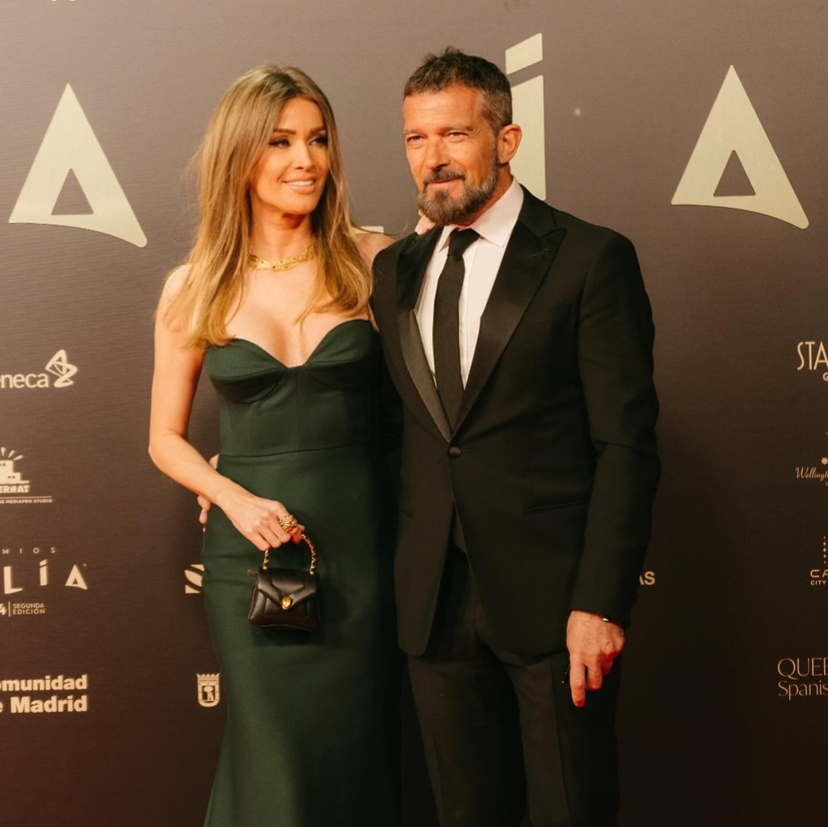 Gerente de investimentos, modelo e namorada de Antonio Banderas: quem é ...