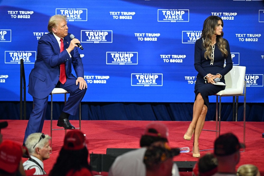 Eleições EUA: Trump fica por mais de 30 minutos ouvindo sua playlist de ...