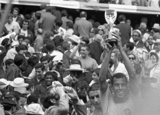 O que aconteceu com ladrões que roubaram Taça Jules Rimet da CBF há 40 ...