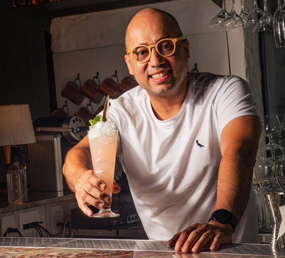 Naren Young do Sweet Liberty, de Miami, marca presença no bar do Ferro ...