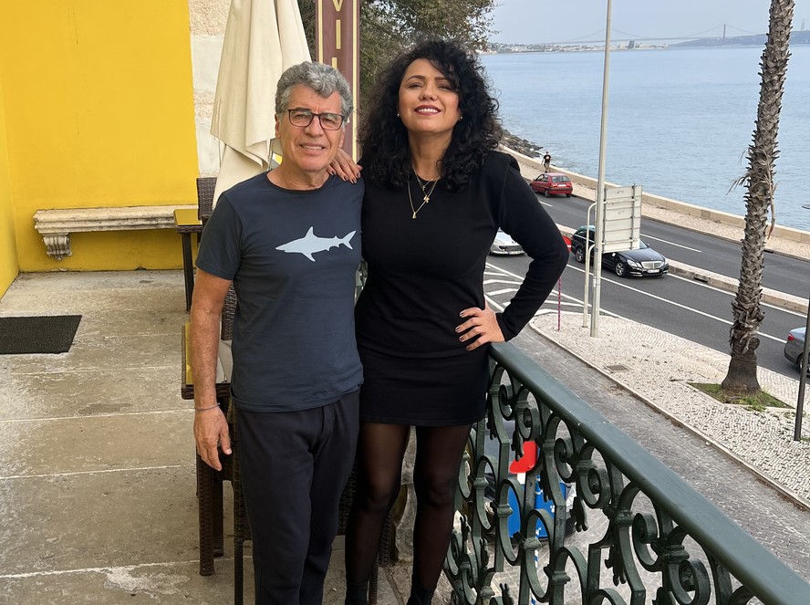 Paulo Betti e Dadá Coelho passam temporada em Portugal