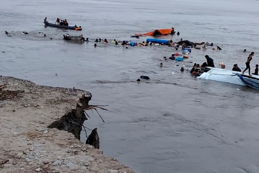Peru encerra buscas por desaparecidos após acidente de barco na ...