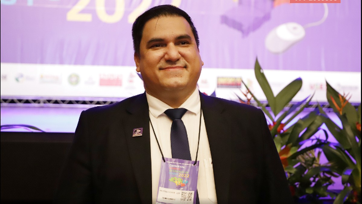 Diretor exonerado do MEC teve movimentação bancária incompatível com a ...