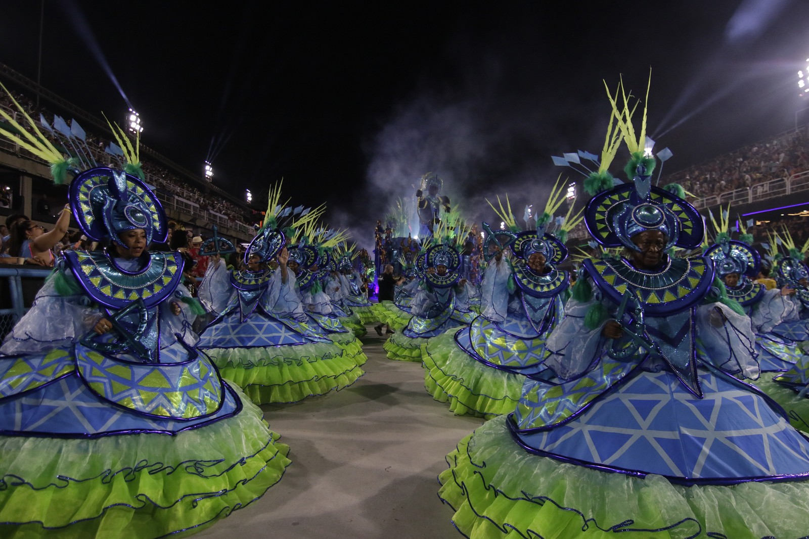 Série Ouro: Unidos de Padre Miguel e Império Serrano são destaques ...