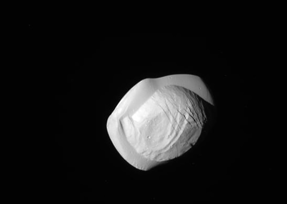 Cientistas descobrem 62 novas luas em Saturno, que volta a ser o ...