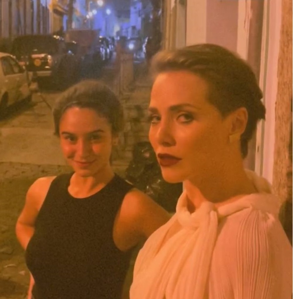 'Todas as flores': dublê de Sophie Charlotte grava cena em que Vanessa empurra Maíra de escada ...