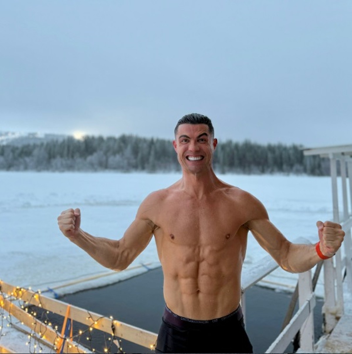 Vídeo: Cristiano Ronaldo só de cueca na Lapónia: 'Muito frio, 20 graus ...