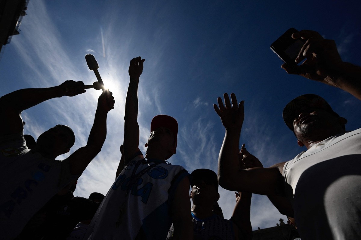 Principal sindicato da Argentina convoca greve geral contra 'decretaço ...