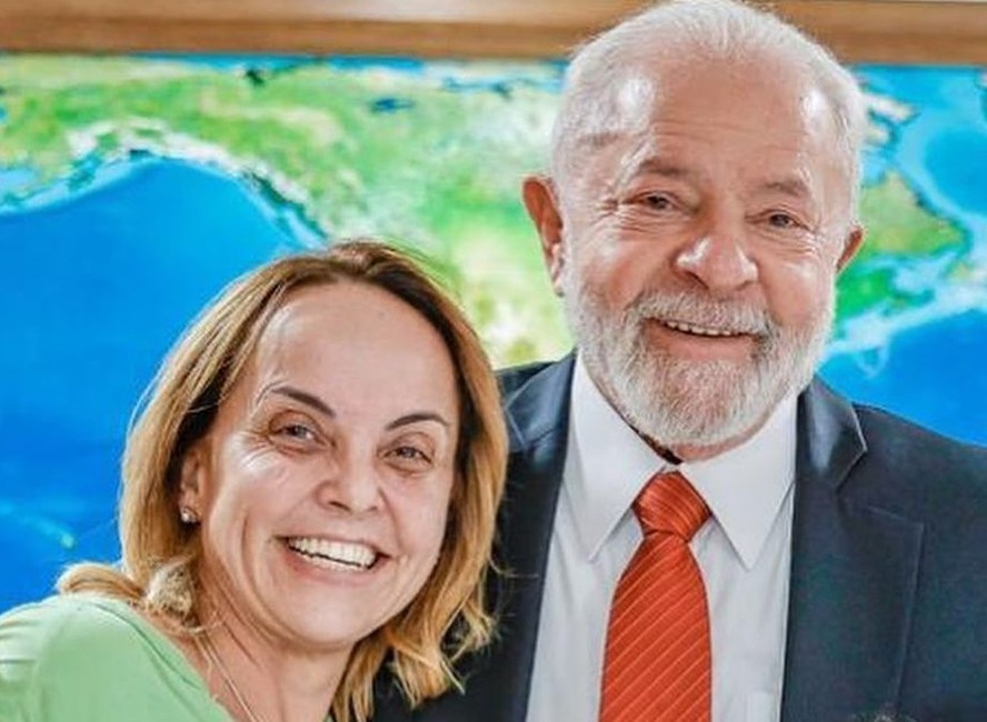 Filha de Lula é transferida de gabinete no Senado