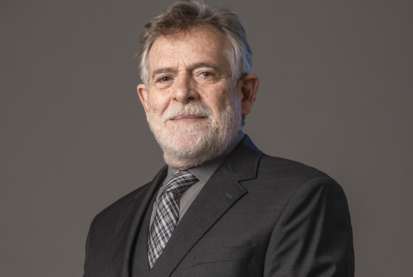 Novo romance de Reginaldo Pujol Filho faz alegoria sobre as narrativas ...