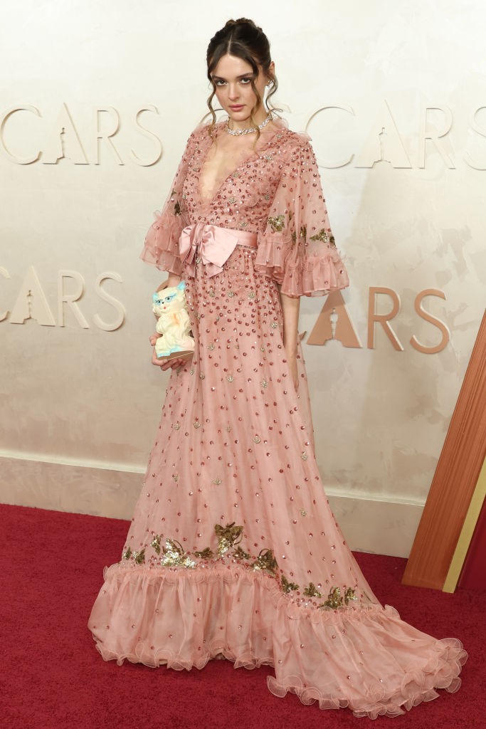 Fernanda Torres é elogiada por look Chanel no tapete vermelho do Oscar ...