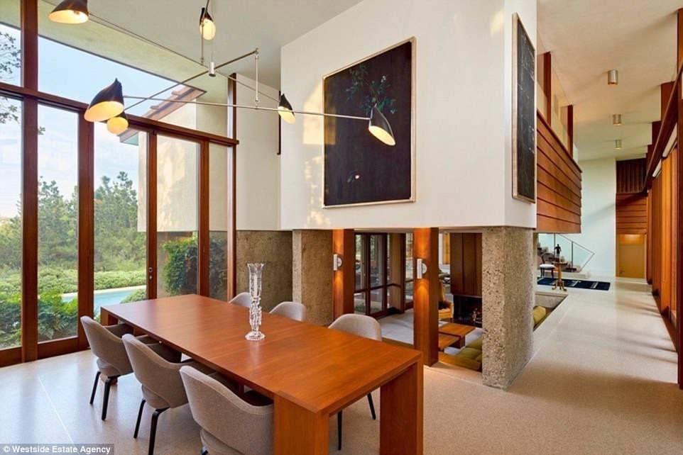 Conheça casa de Charlie Puth que está à venda e foi projetada por mesmo ...