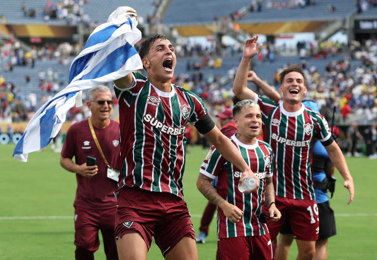 Que Jogo é Esse: o que Drummond diria do Flu e do Mundial