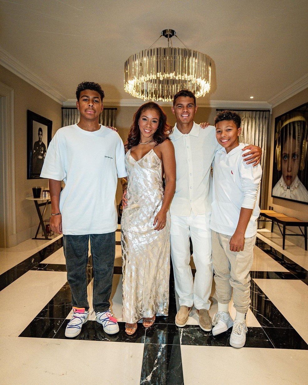 Belle e os filhos vão continuar em mansão em Londres após vinda de ...