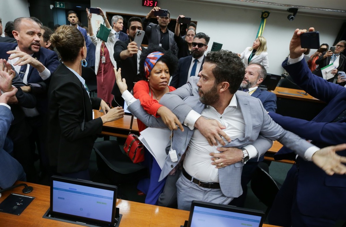 Arthur Lira manda ação contra bolsonarista Éder Mauro à corregedoria da ...