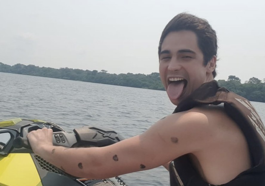 Danilo Mesquita compartilha álbum de viagem a Manaus: 'Sonho lindo de se realizar'