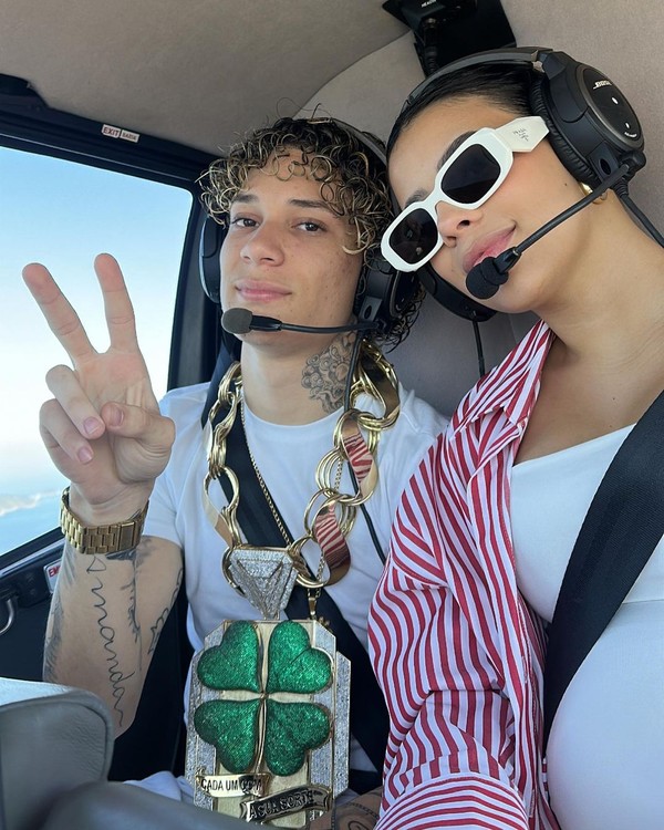 Rapper Chefin impressiona Cabelinho com cordão de ouro avaliado em R ...