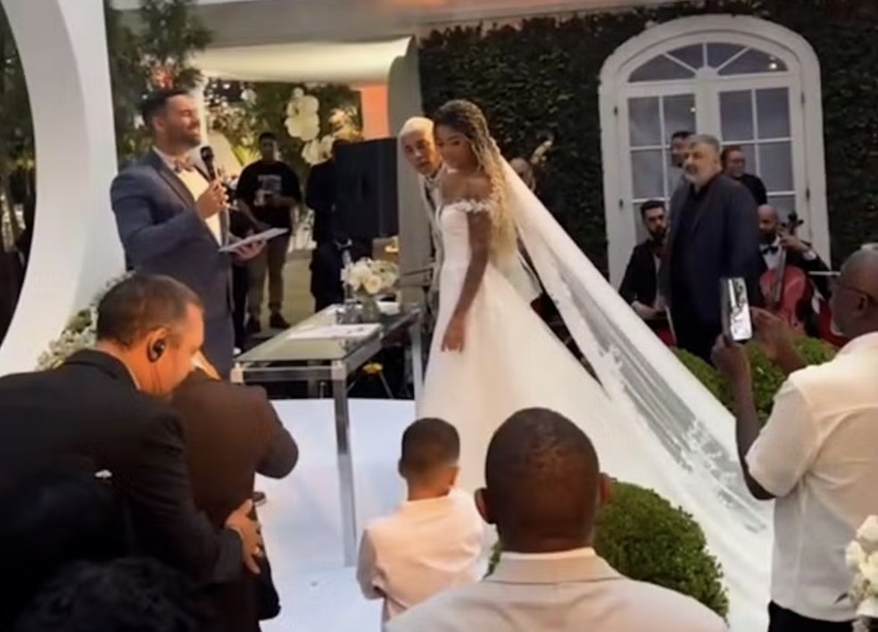 Poze do Rodo e Vivi Noronha se casam no Rio de Janeiro