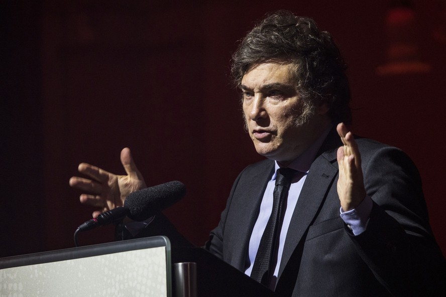 Milei menciona cripto em post, moeda desaba e presidente pode virar ...