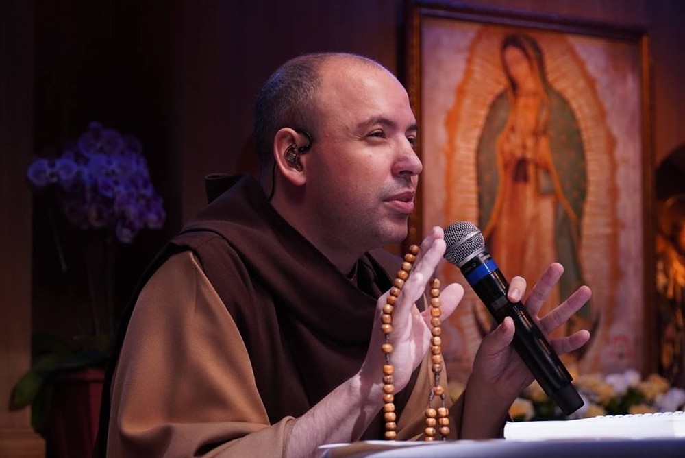 Saiba quem é Frei Gilson, líder religioso que reuniu 1 milhão de ...