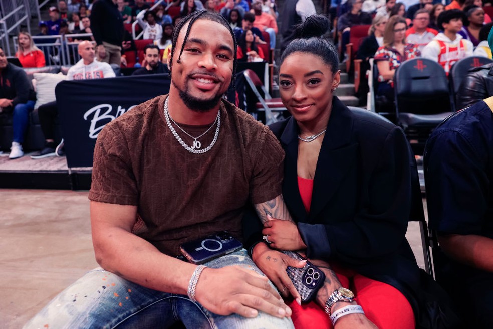 De volta aos EUA após Olimpíada, Simone Biles assiste a jogo do marido ...