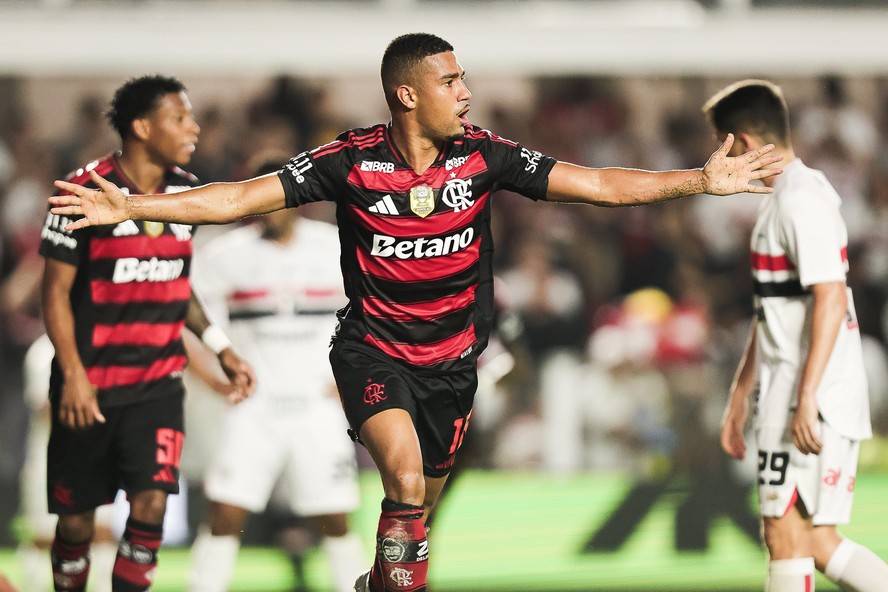 Samuel Lino encerra jejum de mais de dois meses sem marcar gols pelo ...