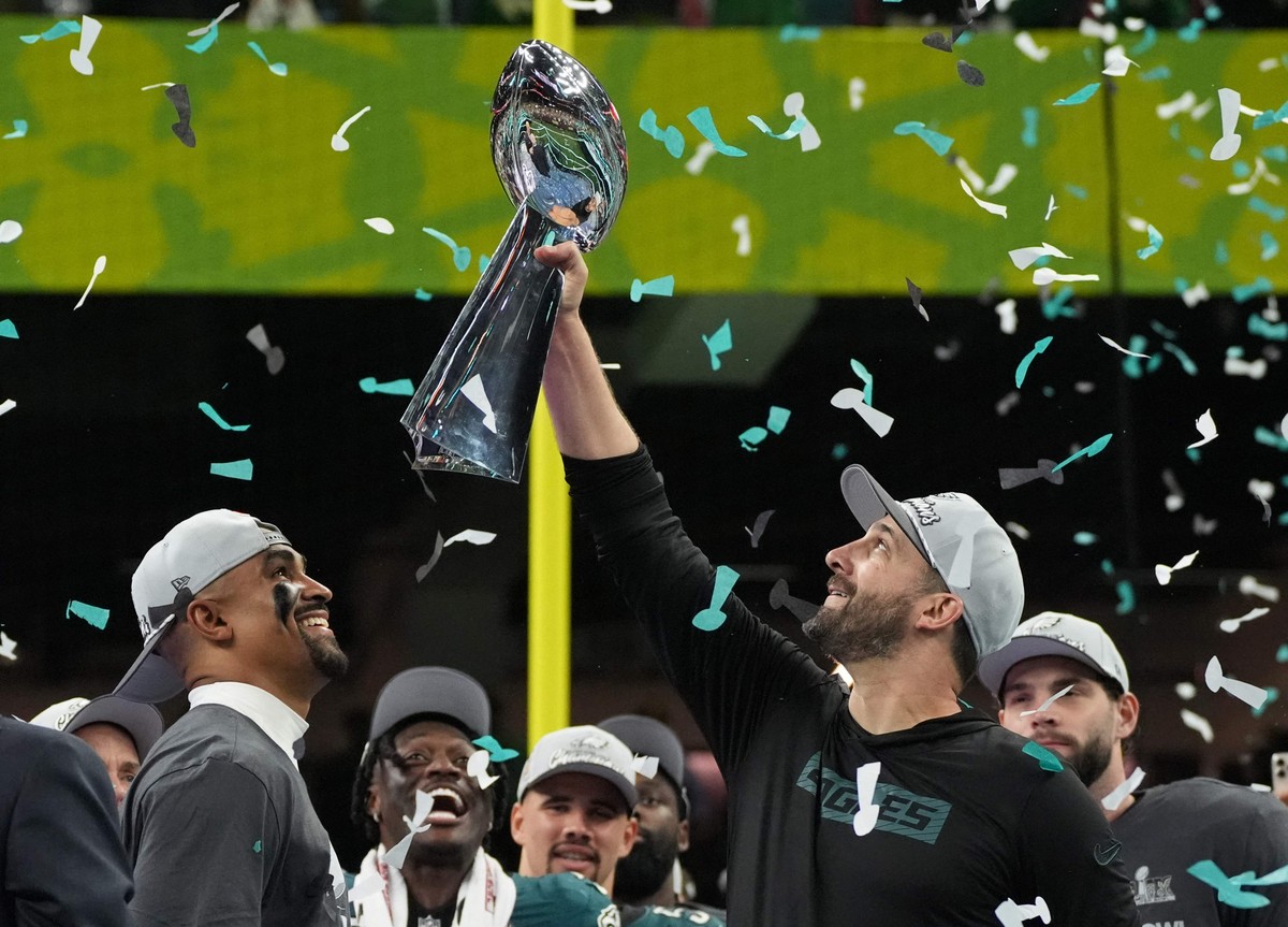 Philadelphia Eagles brilha e conquista o Super Bowl 59 após goleada ...