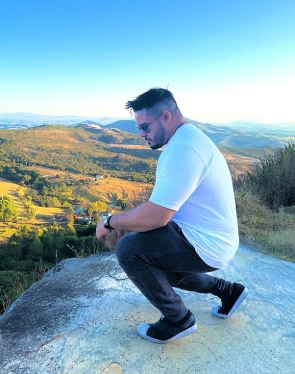 Jovem morre na Joatinga após queda; resgate teve que ser feito com helicóptero