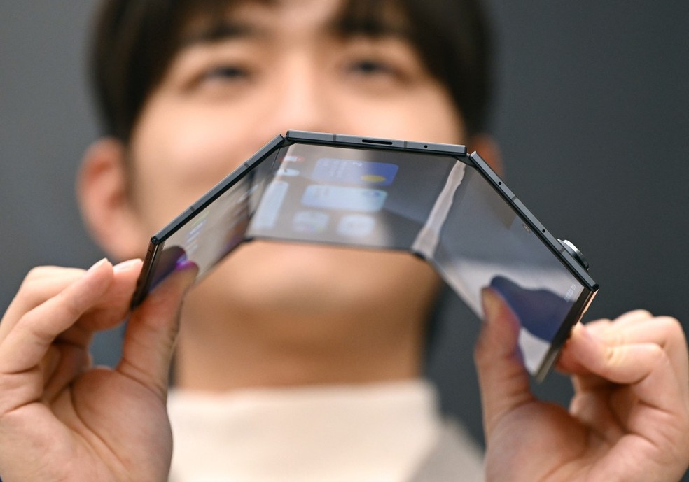 Samsung lança Galaxy Z TriFold, seu primeiro celular de dobra dupla ...