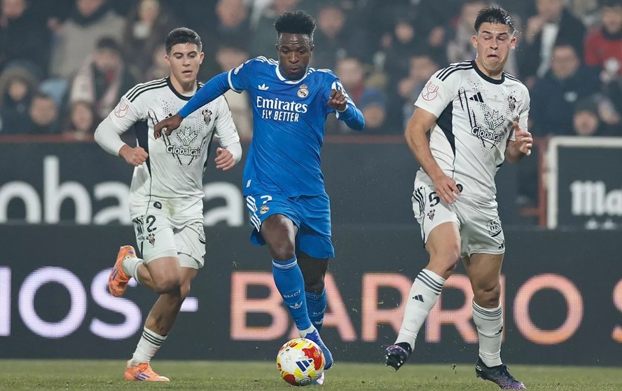 Na estreia de Arbeloa, Real Madrid é eliminado da Copa do Rei por time ...