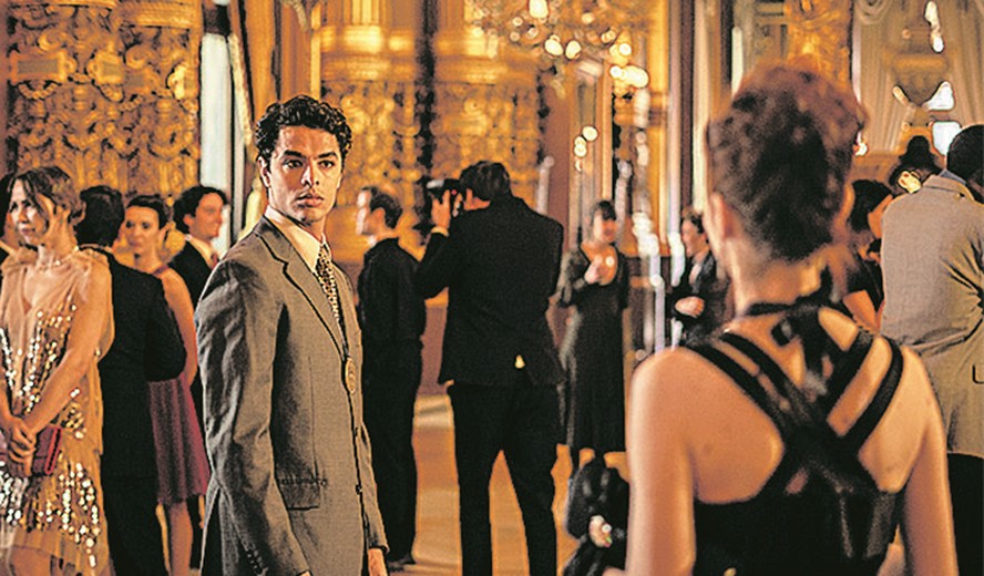 Matheus Abreu roda filme sobre o bailarino Thiago Soares em Paris