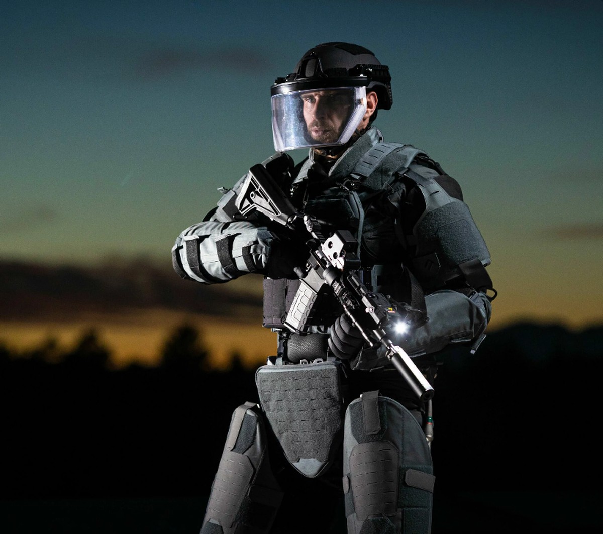 Empresa alemã anuncia lançamento de exoesqueleto militar blindado que ...