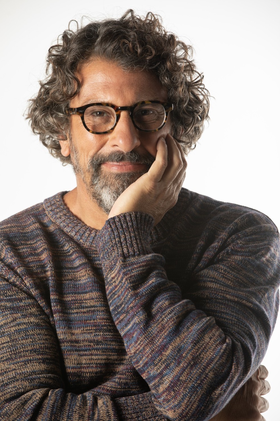 Milhem Cortaz celebra volta às novelas e se declara à companheira, com ...