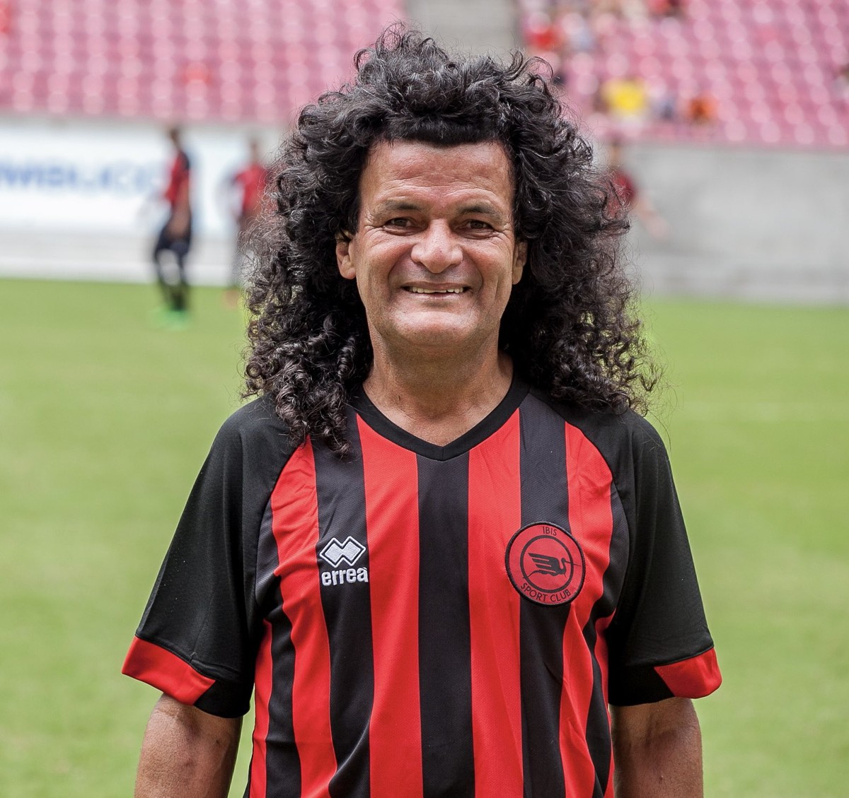 Ídolo do Íbis, Mauro Shampoo é internado, e clube pede ajuda