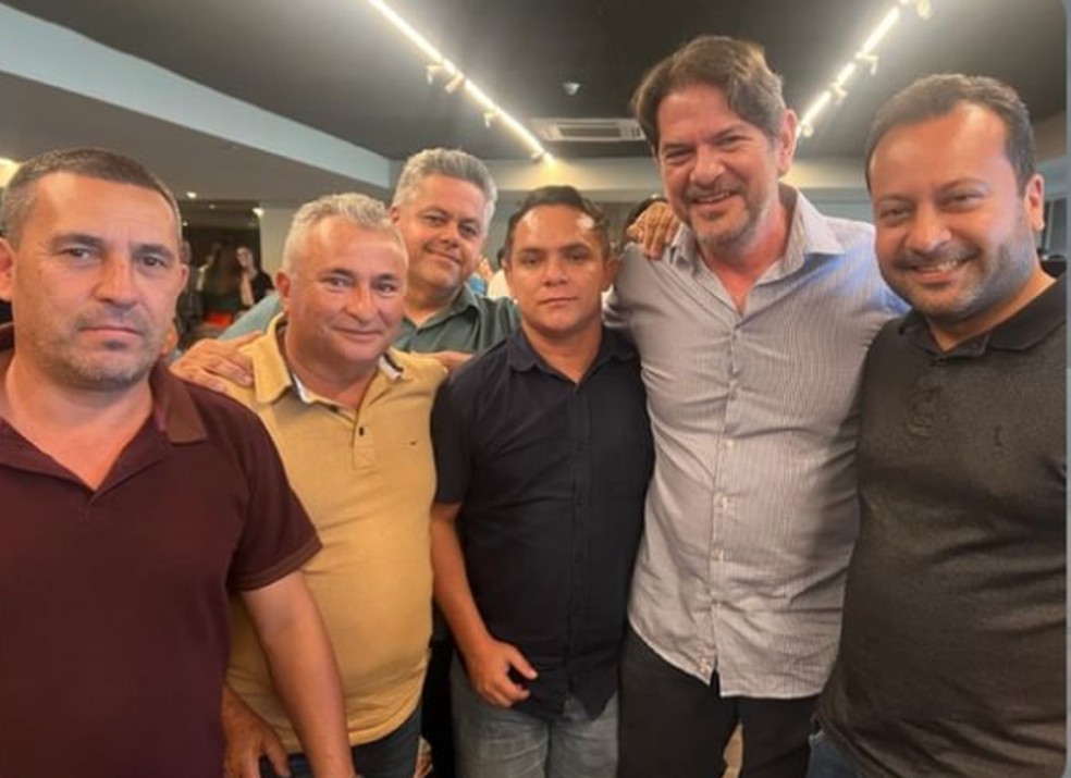 Após briga com grupo de Ciro Gomes, 14 deputados estaduais da ala de ...
