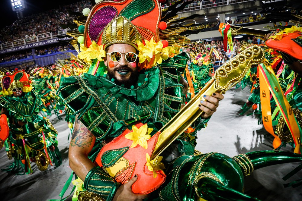 Carnaval 2024: onde assistir aos compactos dos desfiles das escolas de samba do segundo dia do ...