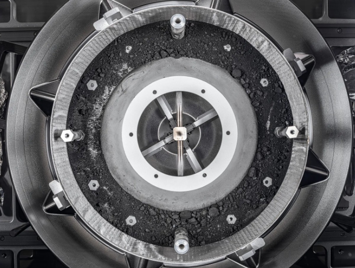 Nasa divulga imagens em alta resolução de rochas coletadas de asteroide ...