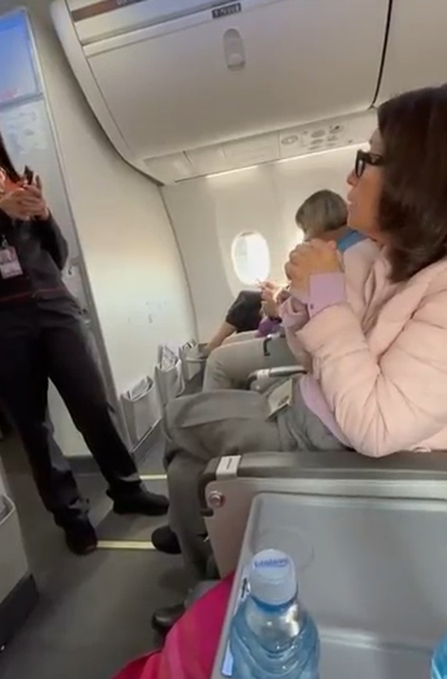 Cadeirante, ex-deputada de São Paulo é impedida de pegar avião por ...