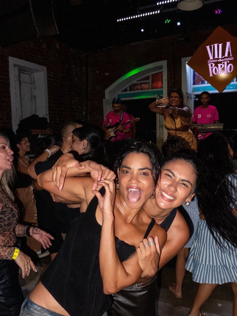 Lucy Alves posta foto com nova namorada e ganha declaração de amor ...