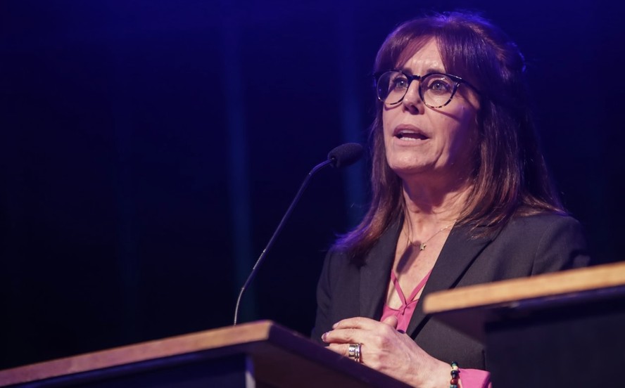 Presidente interina da Petrobras é a única da diretoria indicada por Lula