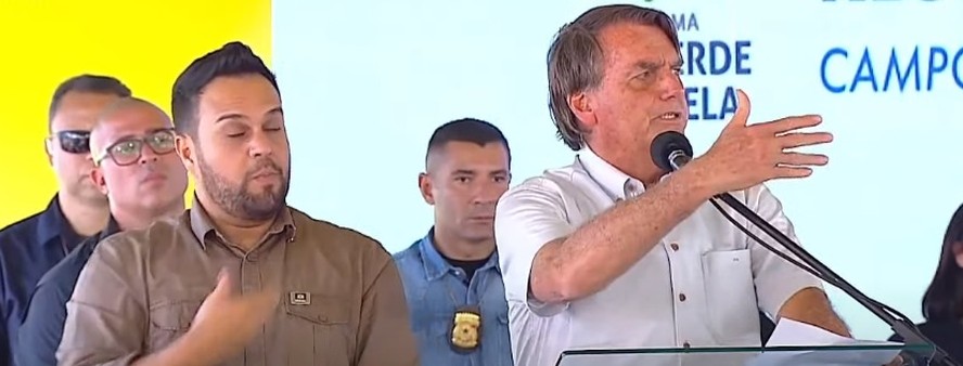Bolsonaro se irrita em evento oficial e critica apoiador: 'Vai buscar o ...