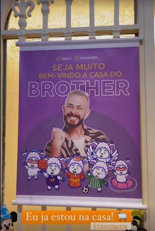 Pôster na entrada, quadro com cueca autografada por Cristiano Ronaldo ...