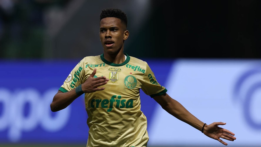 Palmeiras 'libera' Estêvão para voltar à lista da seleção brasileira ...