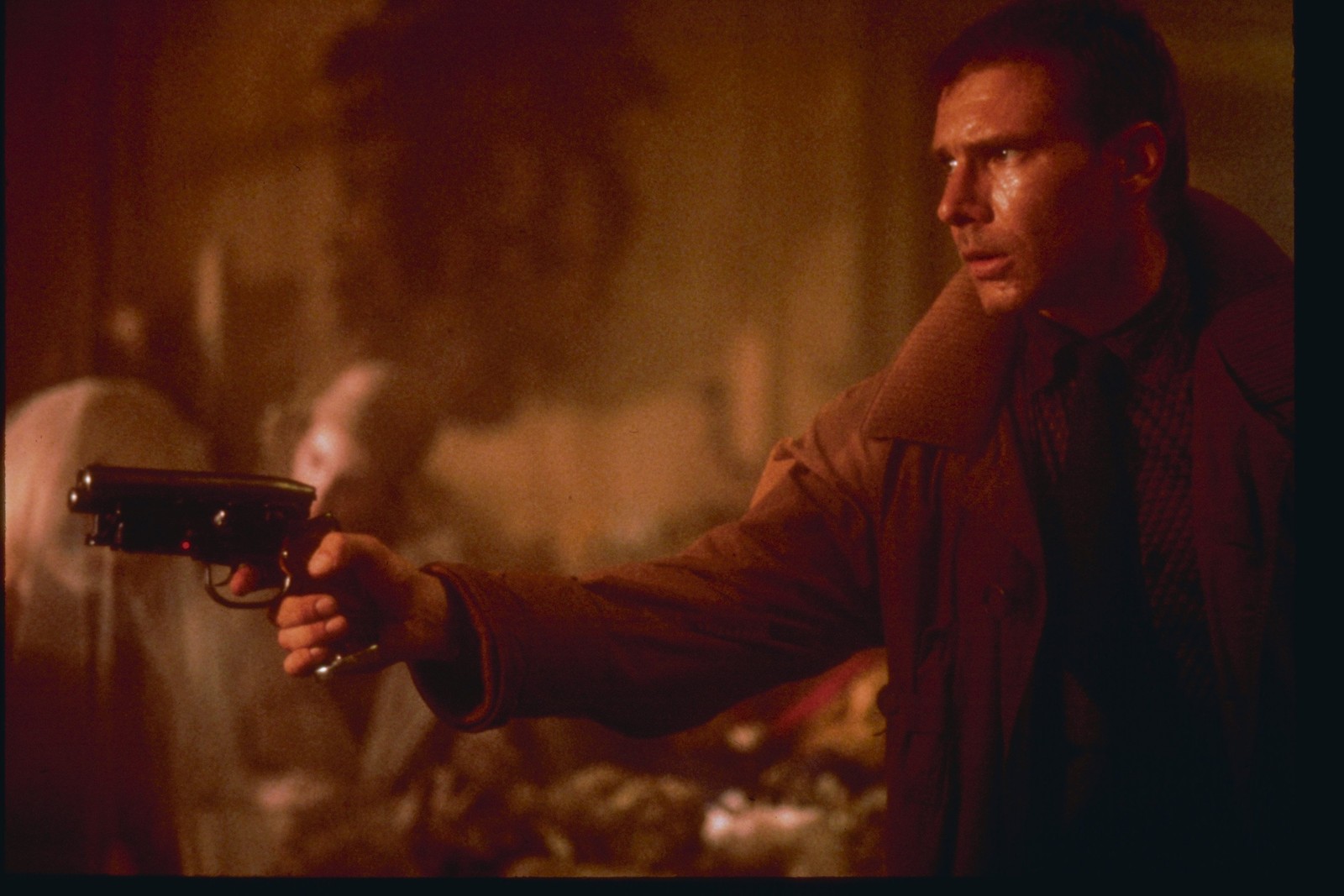 'Ele não está bem': Harrison Ford mostra dificuldade em tarefas simples ...