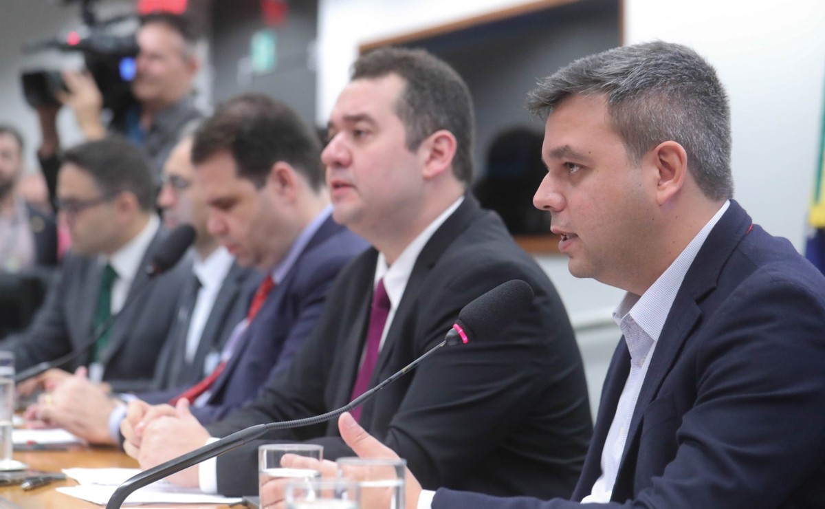 Sócio da 123milhas comparece à CPI e pede desculpas a clientes por ...