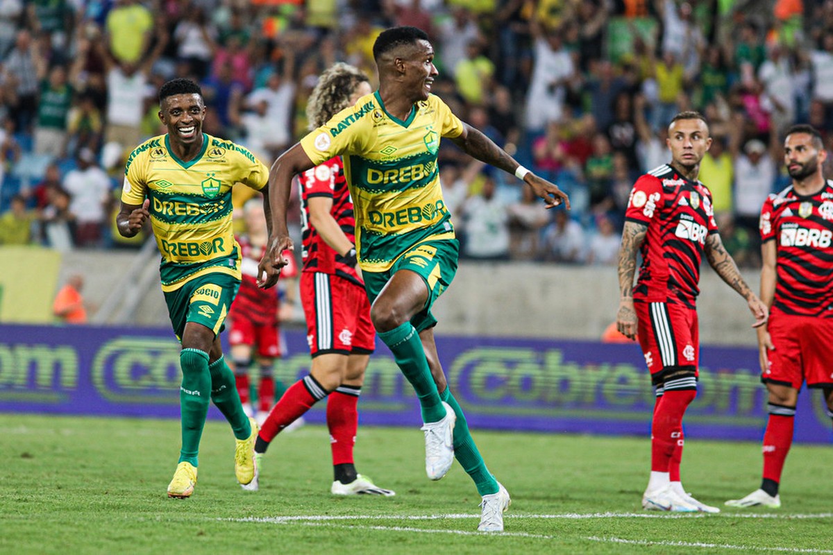 Flamengo poupa e acaba atropelado pelo Cuiabá na Arena Pantanal: 3 a 0