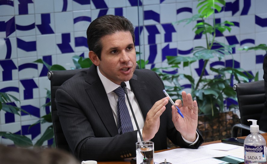 Cobrado pelo PL a acelerar anistia, Motta diz que momento é de ...