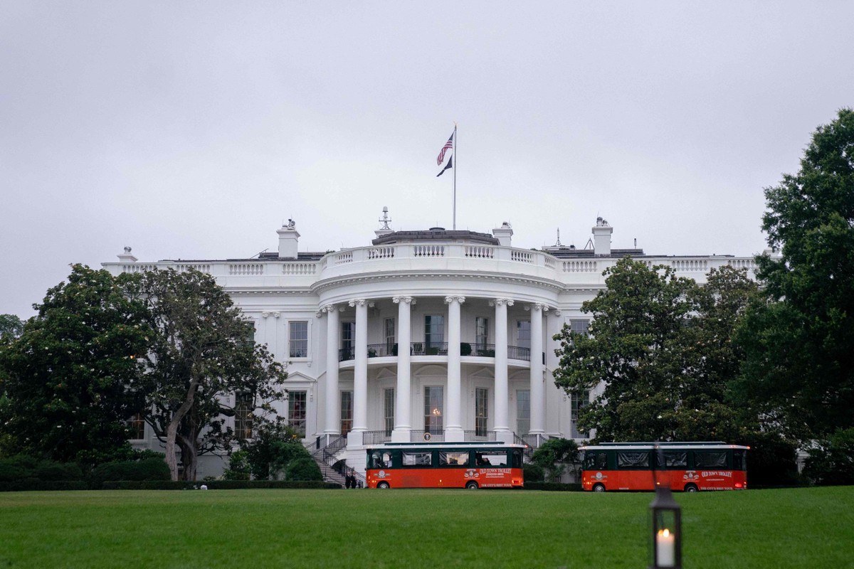 EUA dizem que hackers iranianos ofereceram informações sobre Donald ...